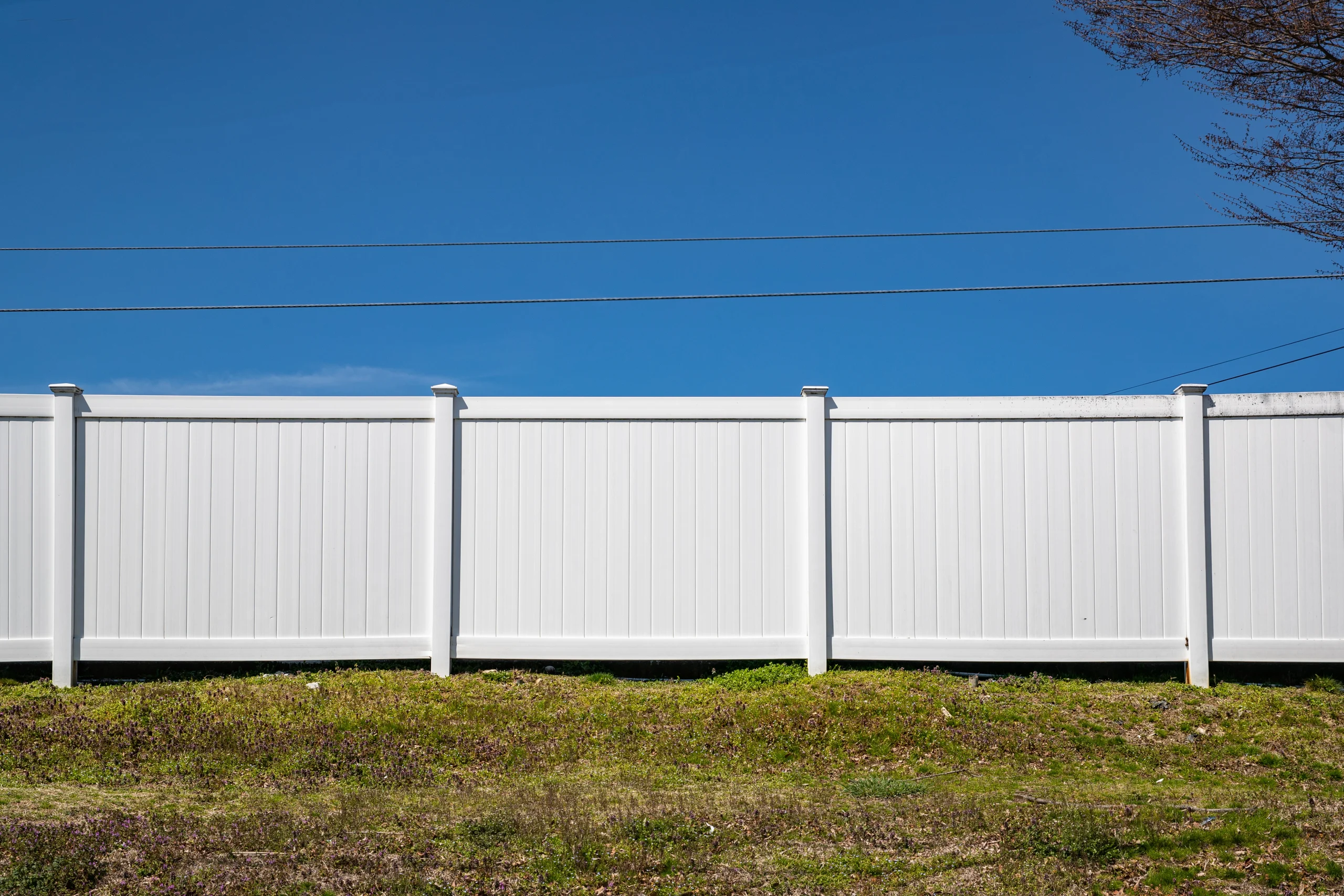 » Vinyl Fence